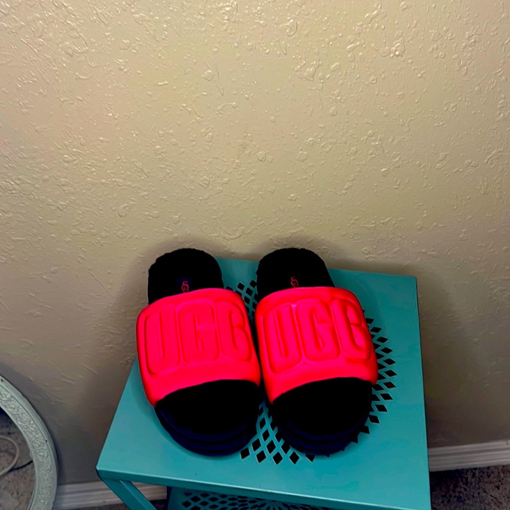 Red Ugg Slides Size 9. - Gem